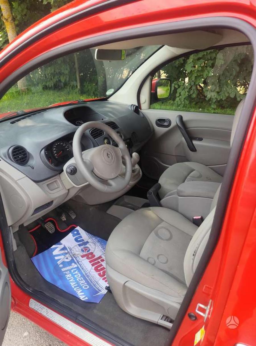 Red Renault Kangoo 2010 in Siauliai, with an engine capacity of 1.50 L and mileage of 284 thousand km for 3650 €, photo 13 on AUTOMOTO.COM.LV