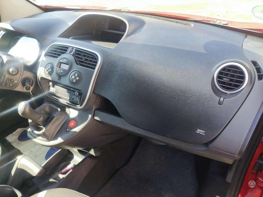 Red Renault Kangoo 2014 in Utena, with an engine capacity of 1.46 L and mileage of 197 thousand km for 4500 €, photo 14 on AUTOMOTO.COM.LV