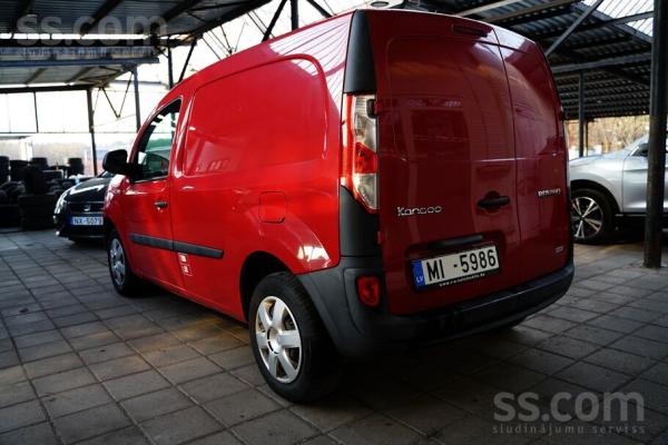 Red Renault Kangoo 2015 in Riga, with an engine capacity of 1.50 L and mileage of 134 thousand km for 4990 €, photo 3 on AUTOMOTO.COM.LV