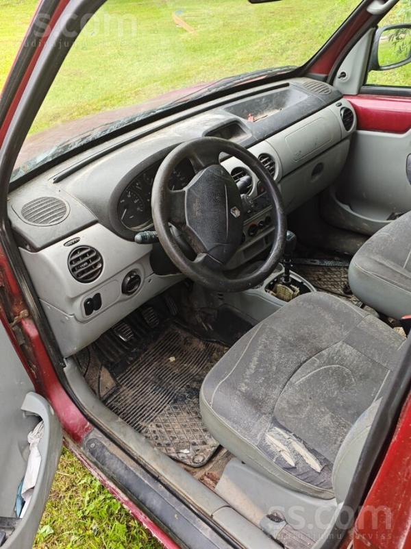 Red Renault Kangoo 2003 in Jekabpils, with an engine capacity of 1.50 L and mileage of 310 thousand km for 350 €, photo 3 on AUTOMOTO.COM.LV