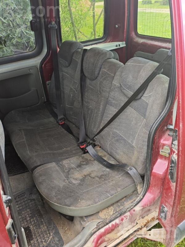 Red Renault Kangoo 2003 in Jekabpils, with an engine capacity of 1.50 L and mileage of 310 thousand km for 350 €, photo 4 on AUTOMOTO.COM.LV