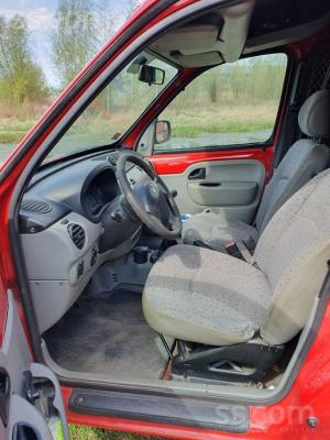 Red Renault Kangoo 2005 in Daugavpils, with an engine capacity of 1.20 L and mileage of 289 thousand km for 5600 €, photo 4 on AUTOMOTO.COM.LV