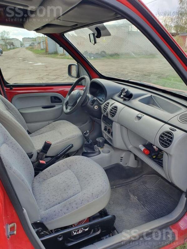 Red Renault Kangoo 2005 in Daugavpils, with an engine capacity of 1.20 L and mileage of 289 thousand km for 4900 €, photo 5 on AUTOMOTO.COM.LV