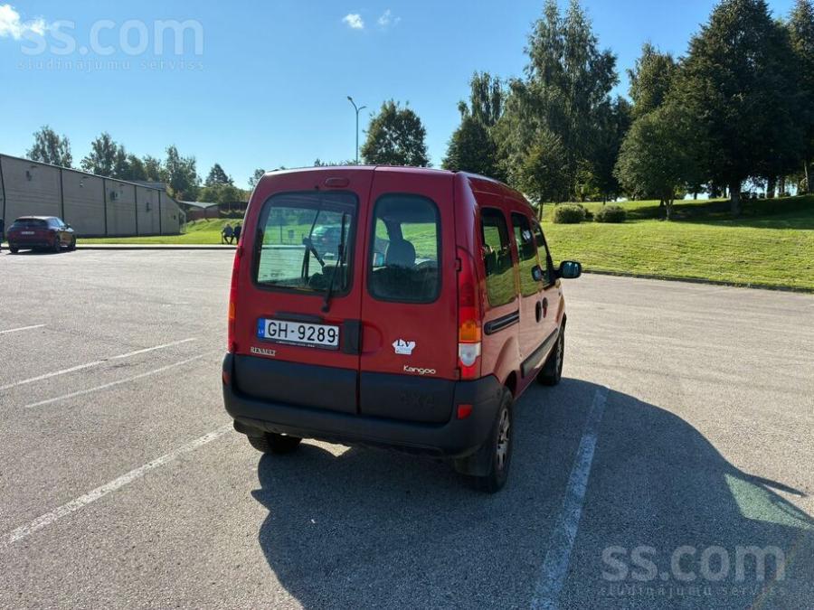 Red Renault Kangoo 2007 in Daugavpils, with an engine capacity of 1.60 L and mileage of 198 thousand km for 2200 €, photo 6 on AUTOMOTO.COM.LV