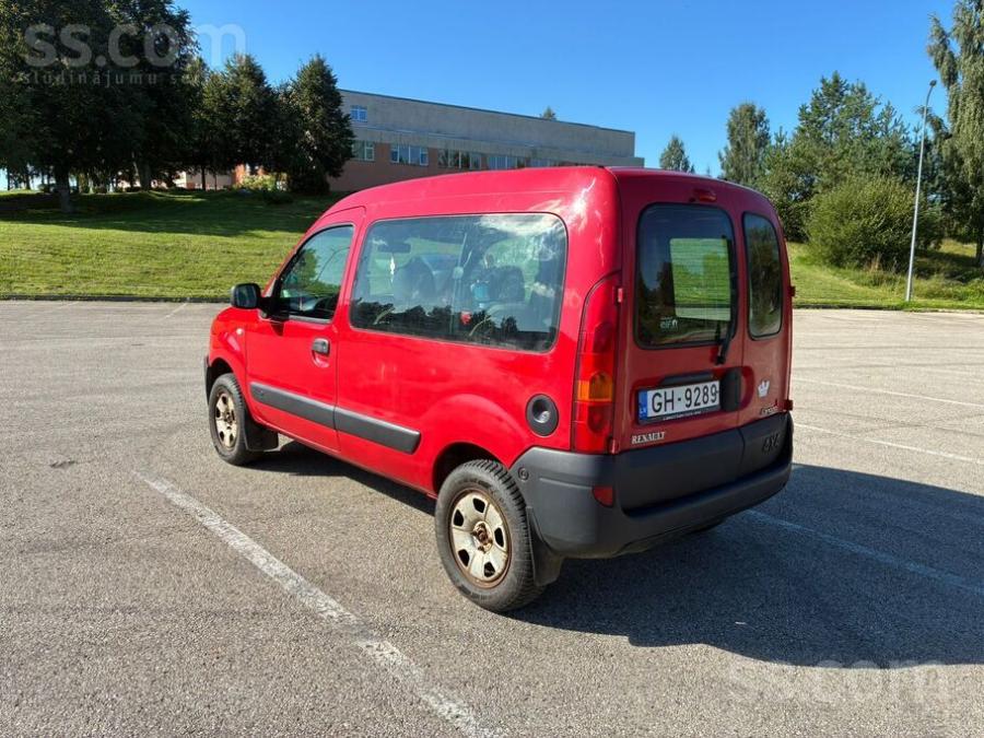 Red Renault Kangoo 2007 in Daugavpils, with an engine capacity of 1.60 L and mileage of 198 thousand km for 2200 €, photo 7 on AUTOMOTO.COM.LV