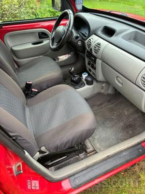 Red Renault Kangoo 2007 in Daugavpils, with an engine capacity of 1.60 L and mileage of 198 thousand km for 2200 €, photo 13 on AUTOMOTO.COM.LV