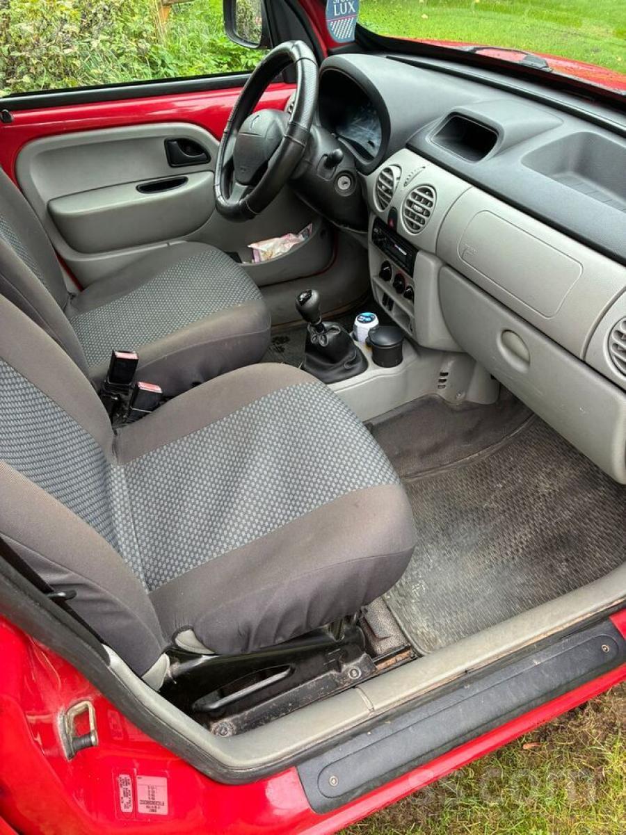 Red Renault Kangoo 2007 in Daugavpils, with an engine capacity of 1.60 L and mileage of 198 thousand km for 2200 €, photo 13 on AUTOMOTO.COM.LV