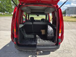 Sarkans Renault Kangoo 2005 Tallina, ar dzinēja tilpumu 1.60 L un nobraukumu 352 tūkst. km par 2500 €, foto 12 vietnē AUTOMOTO.COM.LV