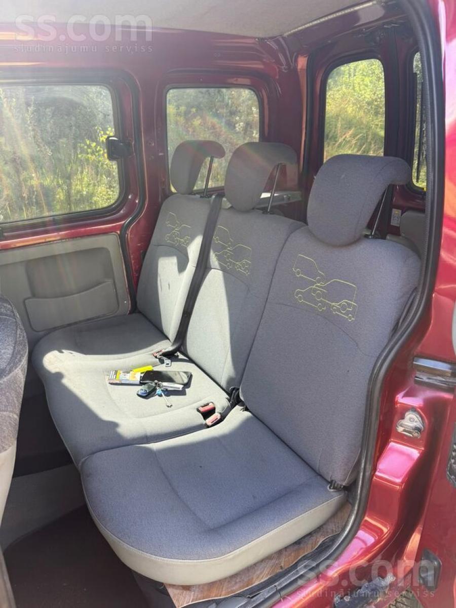 Sarkans Renault Kangoo 2008 Ludza, ar dzinēja tilpumu 1.50 L un nobraukumu 436 tūkst. km par 1500 €, foto 5 vietnē AUTOMOTO.COM.LV