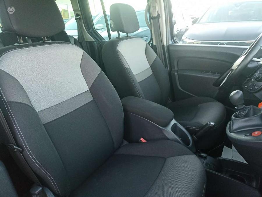 Violet Renault Kangoo 2018 in Vilnius, with an engine capacity of 1.20 L and mileage of 212 thousand km for 7700 €, photo 12 on AUTOMOTO.COM.LV