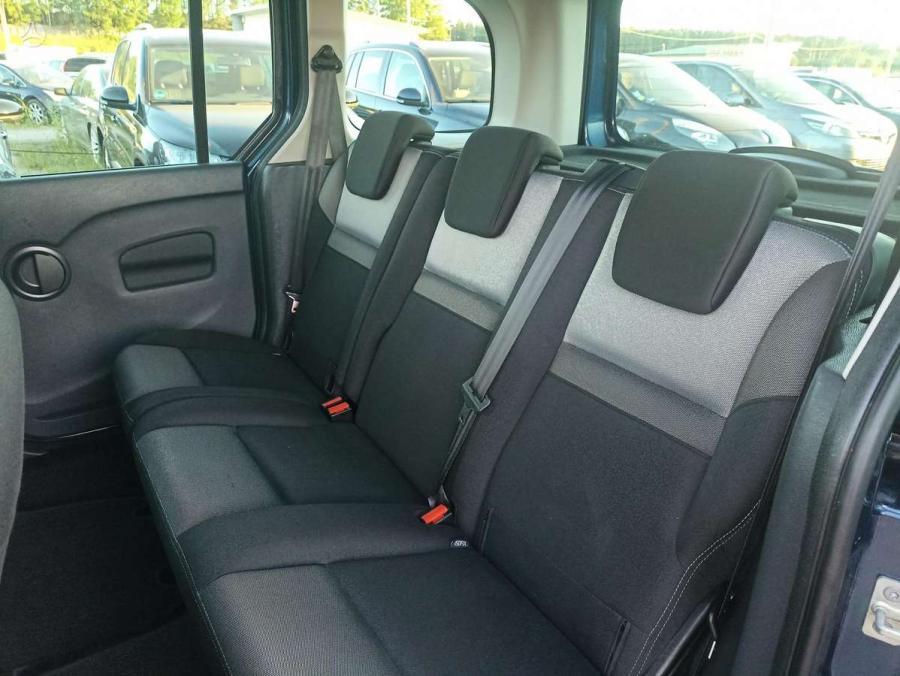 Violet Renault Kangoo 2018 in Vilnius, with an engine capacity of 1.20 L and mileage of 212 thousand km for 7700 €, photo 13 on AUTOMOTO.COM.LV