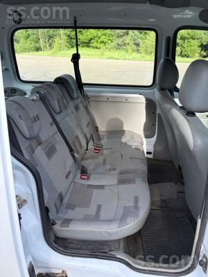 White Renault Kangoo 2008 in Riga, with an engine capacity of 1.60 L and mileage of 253 thousand km for 2200 €, photo 5 on AUTOMOTO.COM.LV