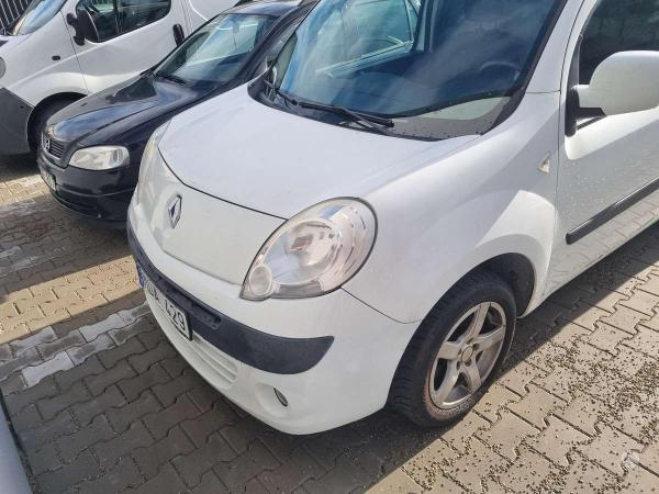 Balts Renault Kangoo 2011 Kauņa, ar dzinēja tilpumu 1.50 L un nobraukumu 177 tūkst. km par 2800 €, foto 3 vietnē AUTOMOTO.COM.LV
