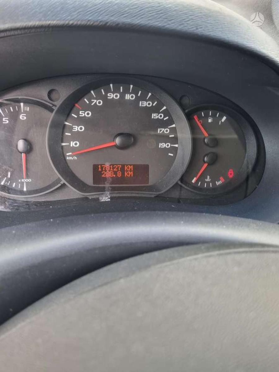 Balts Renault Kangoo 2011 Kauņa, ar dzinēja tilpumu 1.50 L un nobraukumu 177 tūkst. km par 2800 €, foto 11 vietnē AUTOMOTO.COM.LV