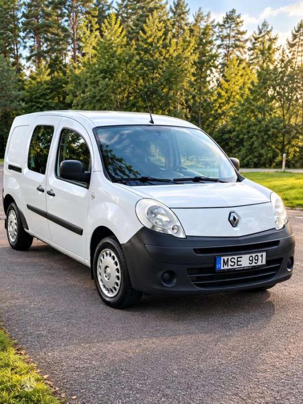 White Renault Kangoo 2012 in Silute, with an engine capacity of 1.50 L and mileage of 393 thousand km for 3500 €, photo 5 on AUTOMOTO.COM.LV