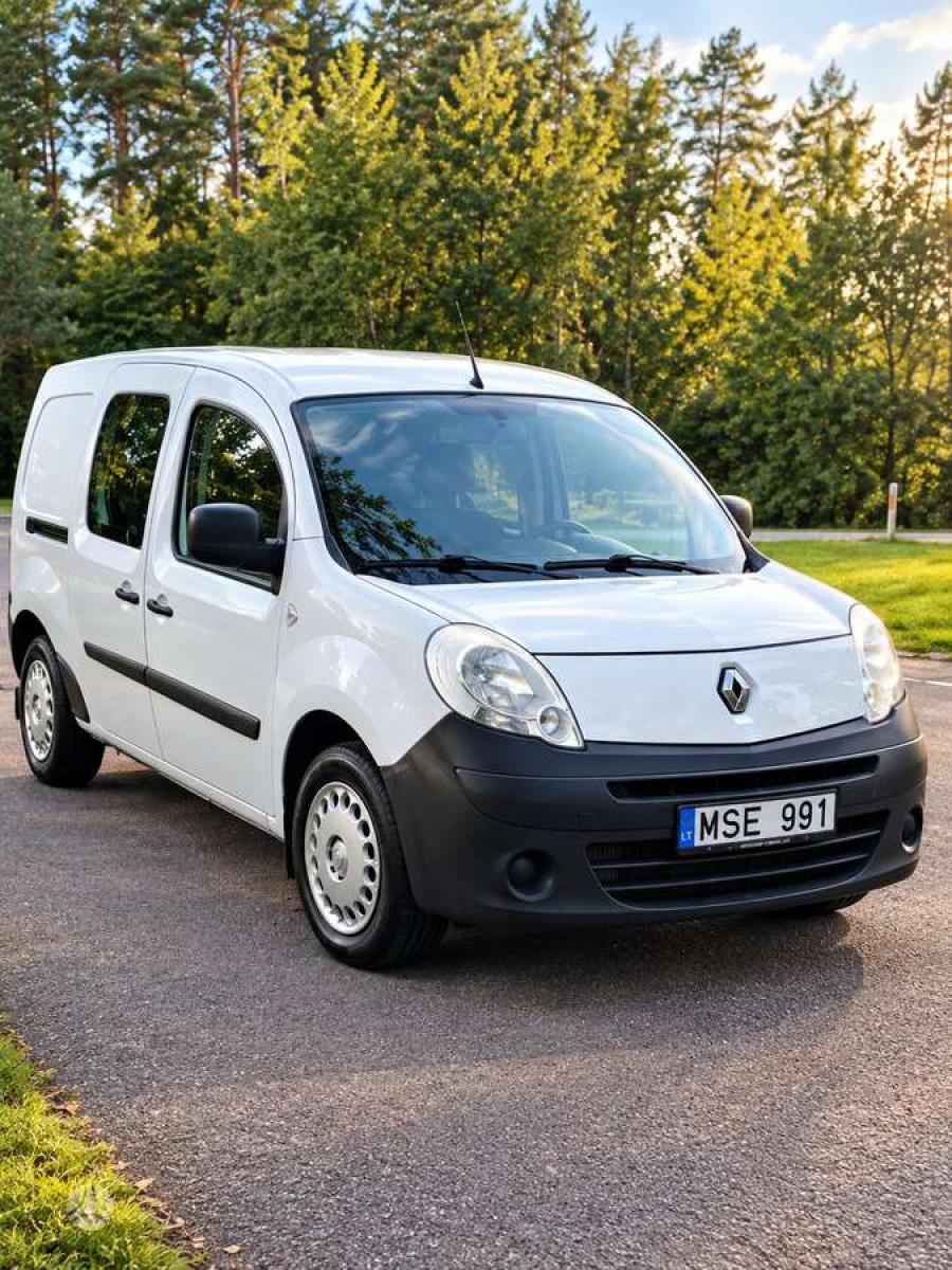 White Renault Kangoo 2012 in Silute, with an engine capacity of 1.50 L and mileage of 393 thousand km for 3500 €, photo 5 on AUTOMOTO.COM.LV