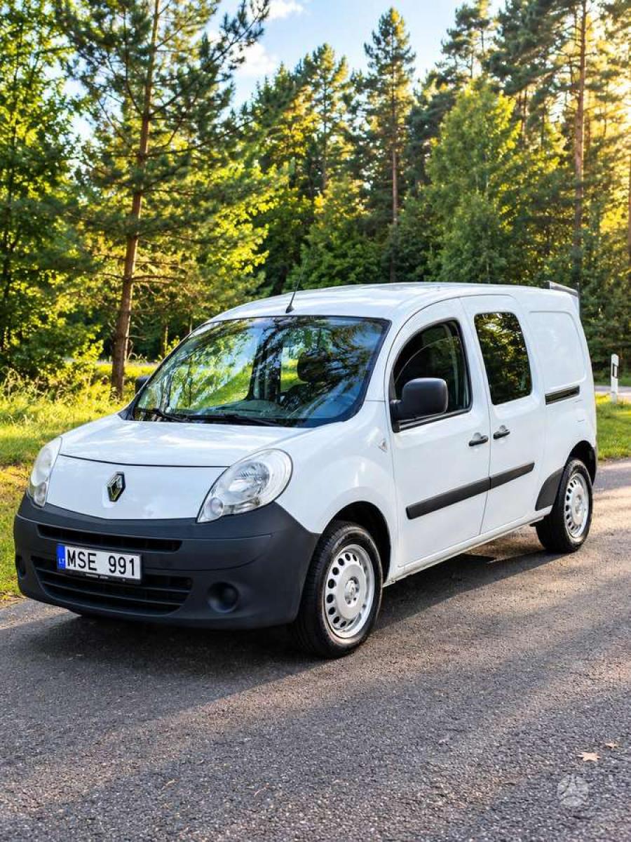 White Renault Kangoo 2012 in Silute, with an engine capacity of 1.50 L and mileage of 393 thousand km for 3500 €, photo 6 on AUTOMOTO.COM.LV