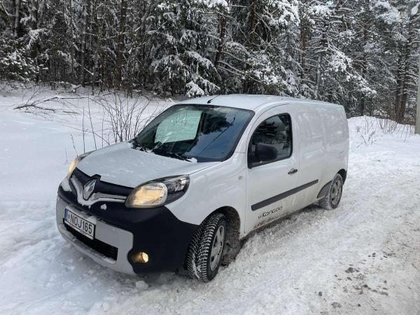 White Renault Kangoo 2015 in Vilnius, with an engine capacity of 1.50 L and mileage of 86 thousand km for 8650 €, photo 3 on AUTOMOTO.COM.LV