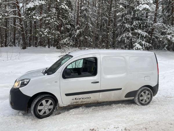 White Renault Kangoo 2015 in Vilnius, with an engine capacity of 1.50 L and mileage of 86 thousand km for 8650 €, photo 4 on AUTOMOTO.COM.LV