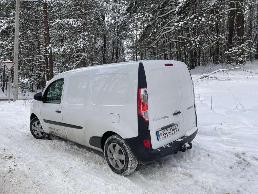 White Renault Kangoo 2015 in Vilnius, with an engine capacity of 1.50 L and mileage of 86 thousand km for 8650 €, photo 5 on AUTOMOTO.COM.LV