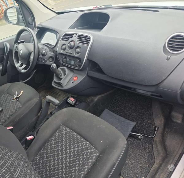 White Renault Kangoo 2015 in Taurage, with an engine capacity of 1.46 L and mileage of 217 thousand km for 4600 €, photo 5 on AUTOMOTO.COM.LV