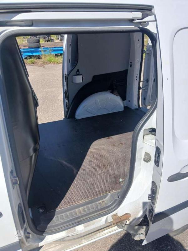 Balts Renault Kangoo 2015 Radviliškis, ar dzinēja tilpumu 1.50 L un nobraukumu 254 tūkst. km par 2900 €, foto 6 vietnē AUTOMOTO.COM.LV