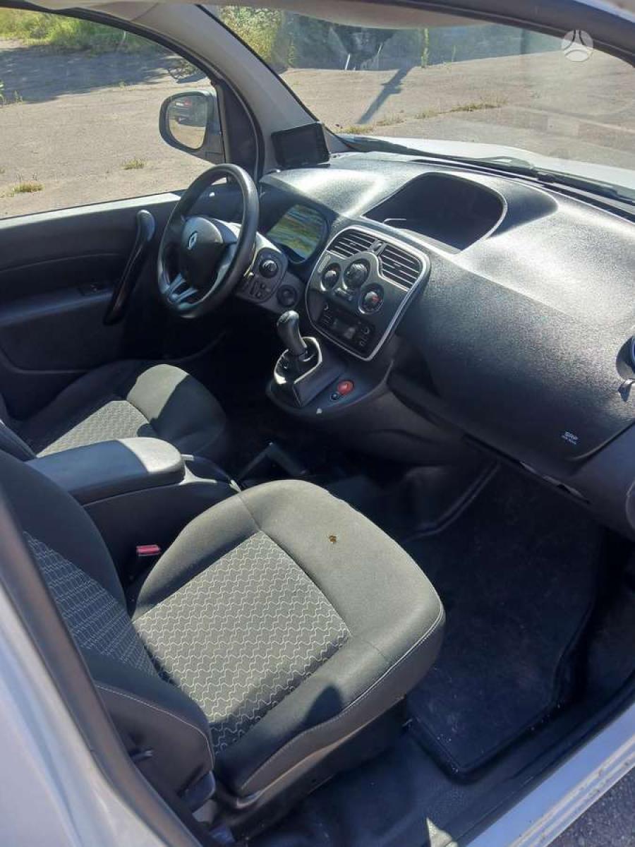 Balts Renault Kangoo 2015 Radviliškis, ar dzinēja tilpumu 1.50 L un nobraukumu 254 tūkst. km par 2900 €, foto 8 vietnē AUTOMOTO.COM.LV