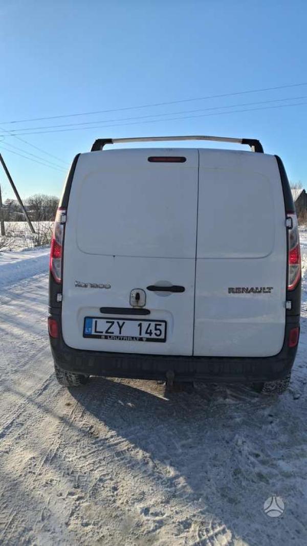 White Renault Kangoo 2016 in Vilnius, with an engine capacity of 1.46 L and mileage of 32 thousand km for 2400 €, photo 5 on AUTOMOTO.COM.LV