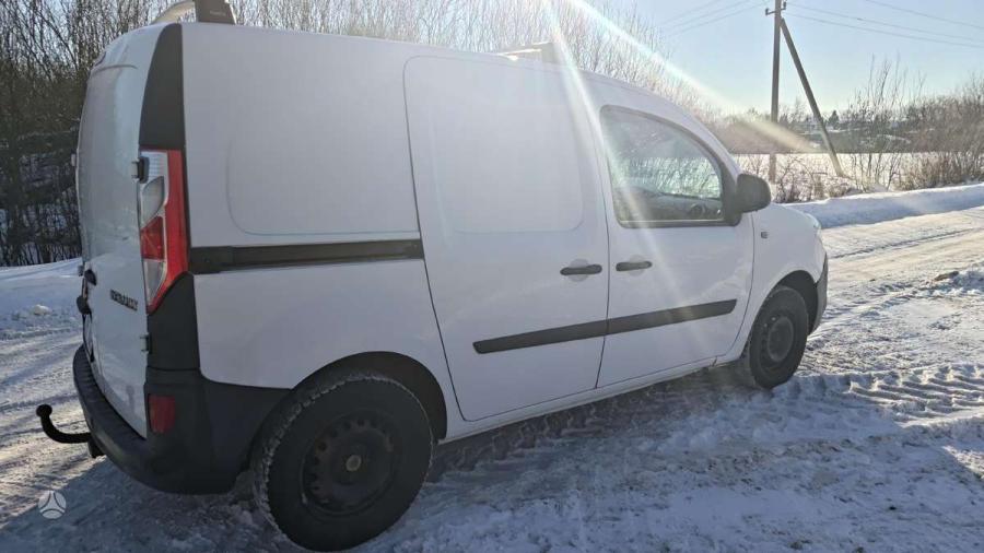 Balts Renault Kangoo 2016 Viļņa, ar dzinēja tilpumu 1.46 L un nobraukumu 32 tūkst. km par 2400 €, foto 10 vietnē AUTOMOTO.COM.LV