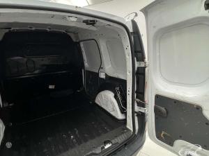 White Renault Kangoo 2017 in Vilnius, with an engine capacity of 1.46 L and mileage of 178 thousand km for 4800 €, photo 15 on AUTOMOTO.COM.LV