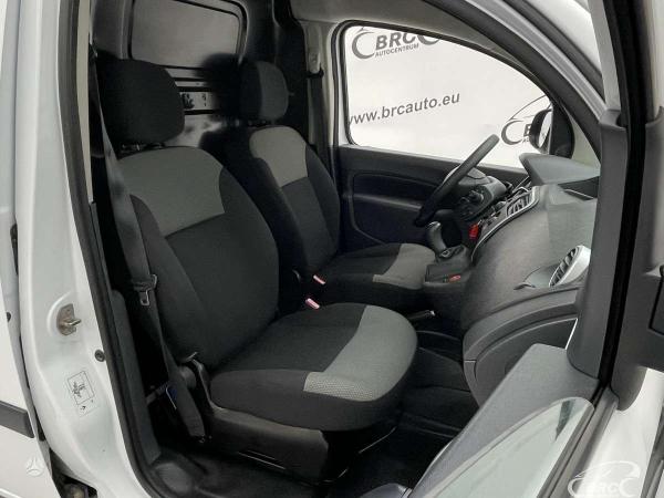 White Renault Kangoo 2017 in Vilnius, with an engine capacity of 1.46 L and mileage of 178 thousand km for 4800 €, photo 8 on AUTOMOTO.COM.LV