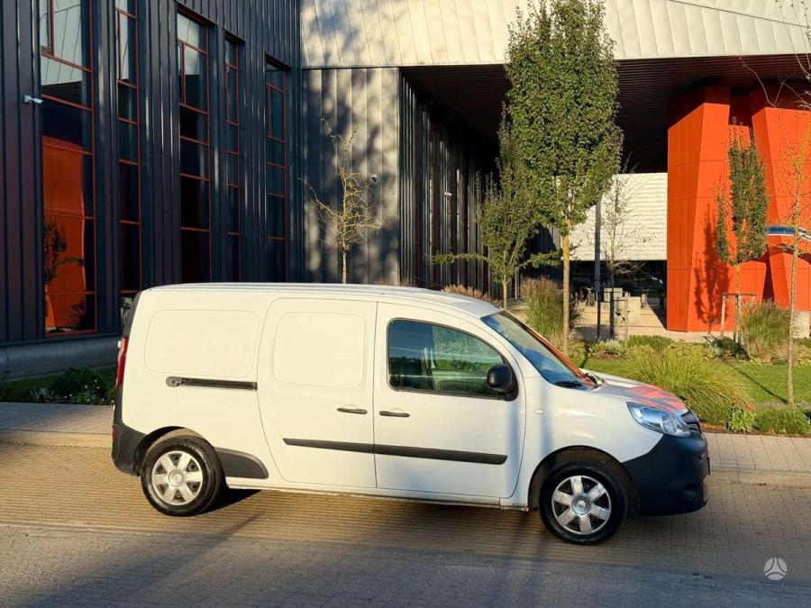 White Renault Kangoo 2017 in Riga, with an engine capacity of 1.50 L and mileage of 240 thousand km for 5850 €, photo 3 on AUTOMOTO.COM.LV