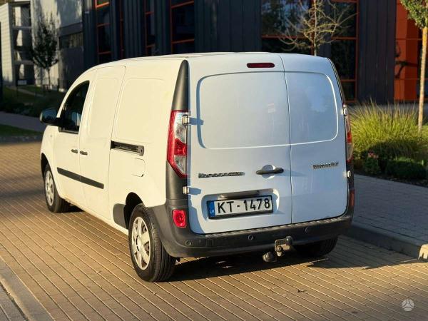 White Renault Kangoo 2017 in Riga, with an engine capacity of 1.50 L and mileage of 240 thousand km for 5850 €, photo 6 on AUTOMOTO.COM.LV