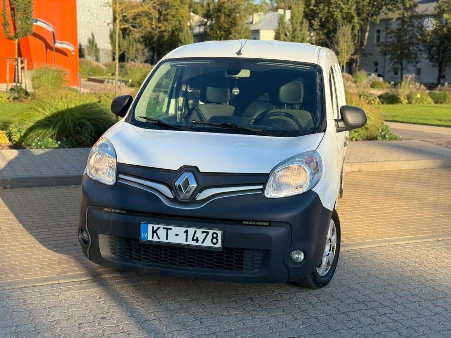 White Renault Kangoo 2017 in Riga, with an engine capacity of 1.50 L and mileage of 240 thousand km for 5850 €, photo 11 on AUTOMOTO.COM.LV