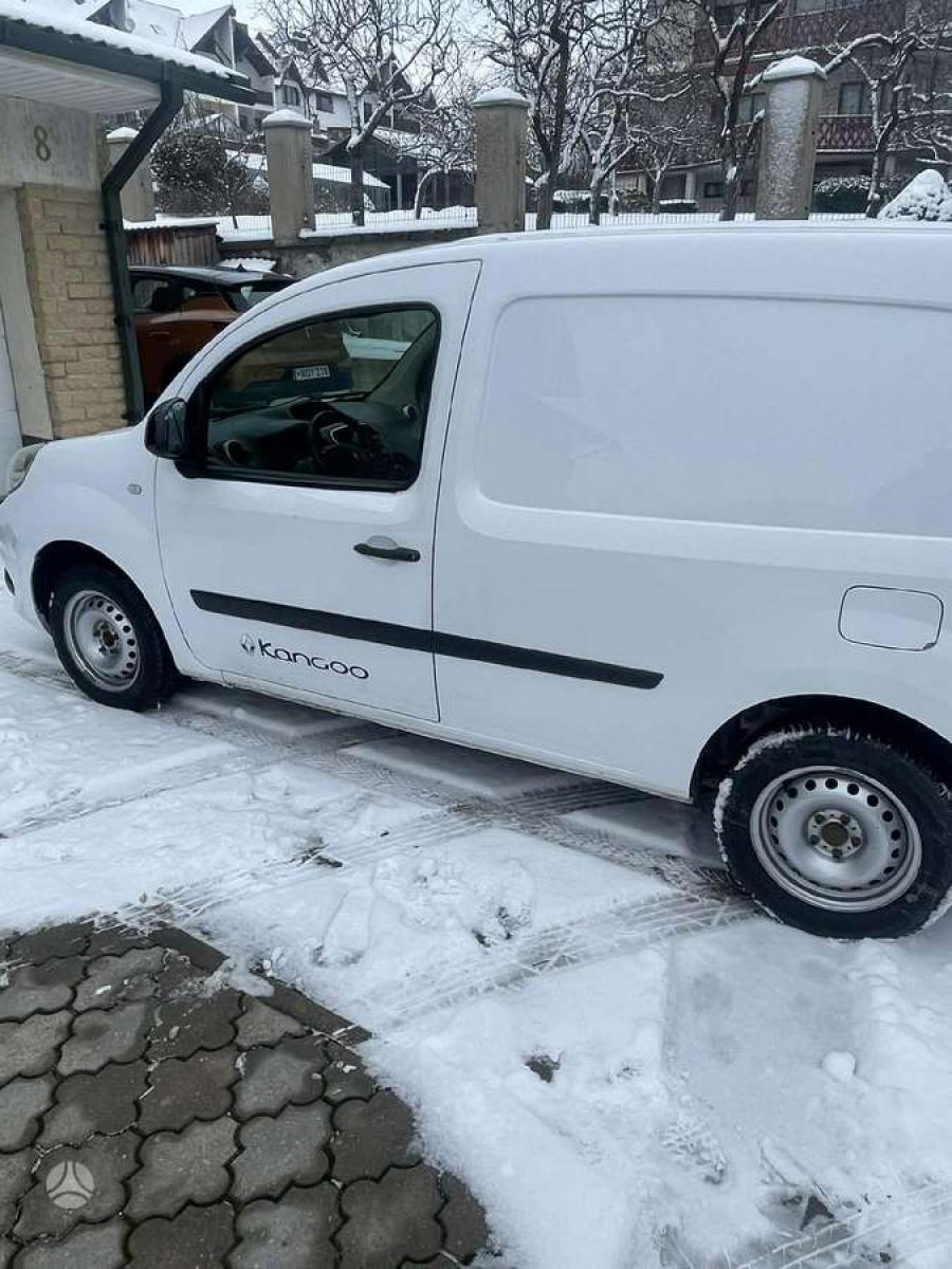 White Renault Kangoo 2018 in Alytus, with an engine capacity of 1.50 L and mileage of 177 thousand km for 4200 €, photo 6 on AUTOMOTO.COM.LV