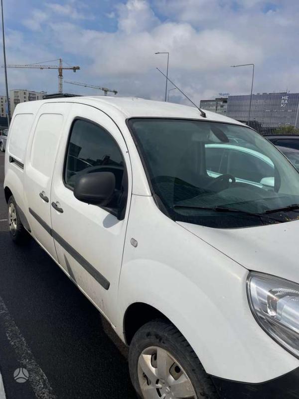 White Renault Kangoo 2019 in Vilnius, with an engine capacity of 1.46 L and mileage of 86 thousand km for 5130 €, photo 3 on AUTOMOTO.COM.LV