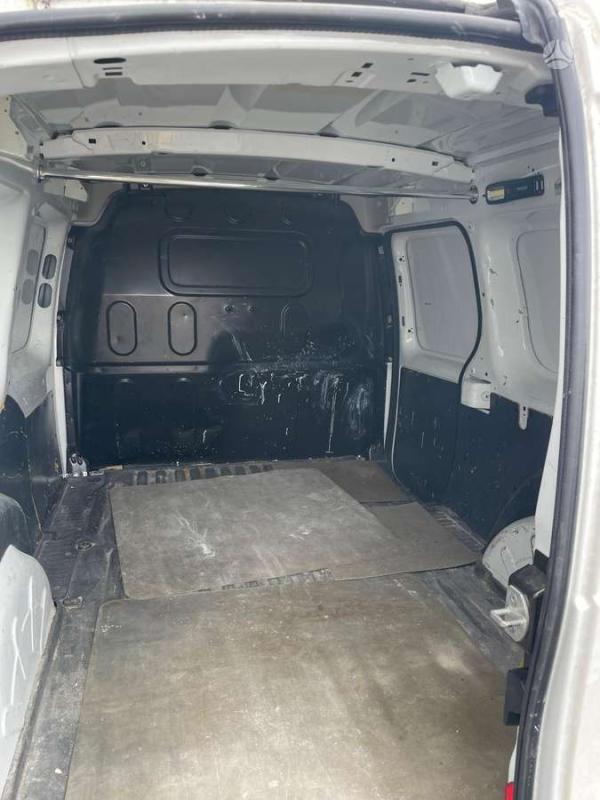 White Renault Kangoo 2019 in Vilnius, with an engine capacity of 1.46 L and mileage of 86 thousand km for 5130 €, photo 7 on AUTOMOTO.COM.LV