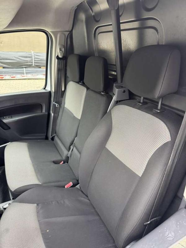 Balts Renault Kangoo 2021 Kauņa, ar dzinēja tilpumu 1.50 L un nobraukumu 198 tūkst. km par 4200 €, foto 10 vietnē AUTOMOTO.COM.LV