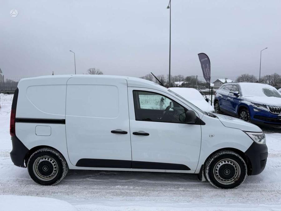 White Renault Kangoo 2022 in Vilnius, with an engine capacity of 1.46 L and mileage of 95 thousand km for 8700 €, photo 4 on AUTOMOTO.COM.LV