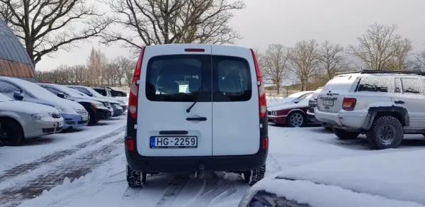 Balts Renault Kangoo 2008 Valmiera, ar dzinēja tilpumu 1.60 L un nobraukumu 218 tūkst. km par 2400 €, foto 4 vietnē AUTOMOTO.COM.LV