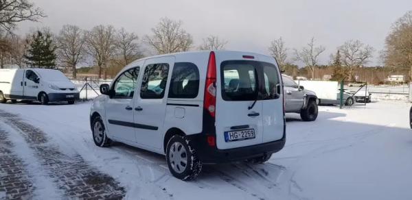 Balts Renault Kangoo 2008 Valmiera, ar dzinēja tilpumu 1.60 L un nobraukumu 218 tūkst. km par 2400 €, foto 5 vietnē AUTOMOTO.COM.LV