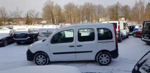 White Renault Kangoo 2008 in Valmiera, with an engine capacity of 1.60 L and mileage of 218 thousand km for 2400 €, photo 7 on AUTOMOTO.COM.LV