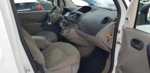 White Renault Kangoo 2008 in Valmiera, with an engine capacity of 1.60 L and mileage of 218 thousand km for 2400 €, photo 13 on AUTOMOTO.COM.LV