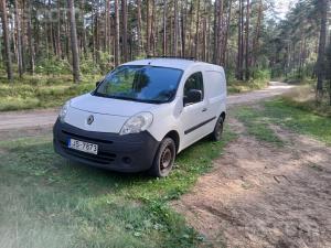 Balts Renault Kangoo 2009 Rīga, ar dzinēja tilpumu 1.50 L un nobraukumu 358 tūkst. km par 1100 €, foto  vietnē AUTOMOTO.COM.LV