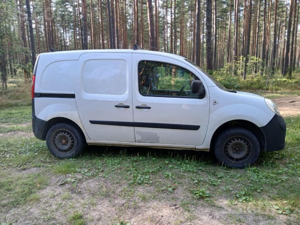 Balts Renault Kangoo 2009 Rīga, ar dzinēja tilpumu 1.50 L un nobraukumu 358 tūkst. km par 1100 €, foto 2 vietnē AUTOMOTO.COM.LV