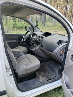 White Renault Kangoo 2009 in Riga, with an engine capacity of 1.50 L and mileage of 358 thousand km for 1100 €, photo 5 on AUTOMOTO.COM.LV