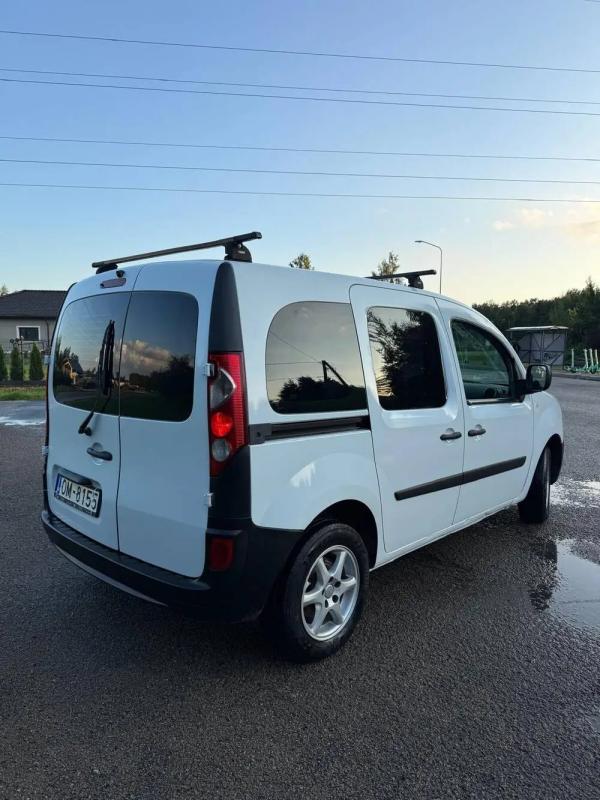 White Renault Kangoo 2011 in Riga, with an engine capacity of 1.50 L and mileage of 325 thousand km for 2600 €, photo 7 on AUTOMOTO.COM.LV