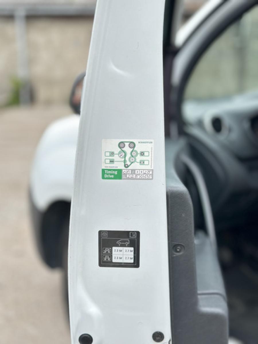Balts Renault Kangoo 2012 Tallina, ar dzinēja tilpumu 1.50 L un nobraukumu 230 tūkst. km par 4200 €, foto 8 vietnē AUTOMOTO.COM.LV