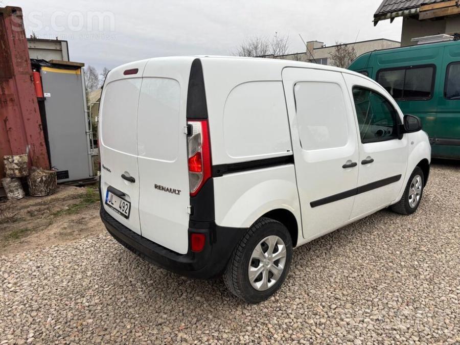 White Renault Kangoo 2013 in Riga, with an engine capacity of 1.50 L and mileage of 215 thousand km for 3200 €, photo 1 on AUTOMOTO.COM.LV