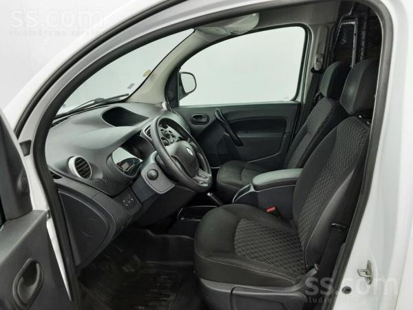 White Renault Kangoo 2016 in Riga, with an engine capacity of 1.50 L and mileage of 193 thousand km for 6300 €, photo 8 on AUTOMOTO.COM.LV